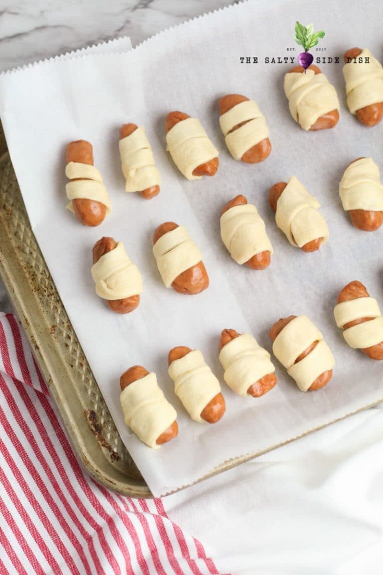 Mini Pigs in a Blanket with Chili Cheese Dip Recipe | Salty Side Dish