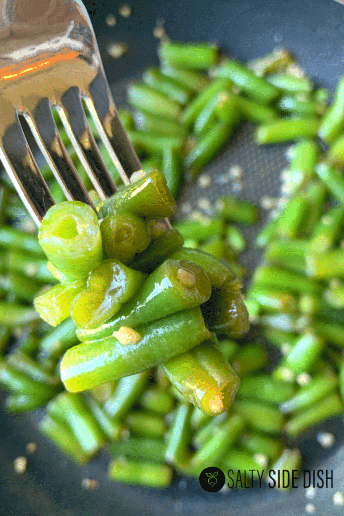 Seasoned Green Beans with Garlic and Butter | Stovetop Skillet