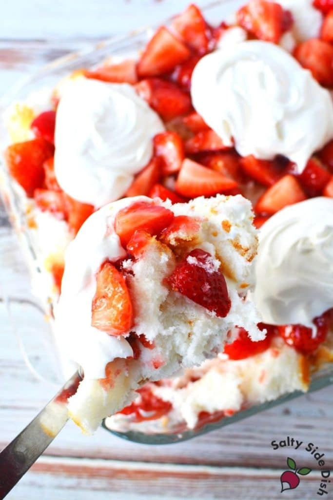 Strawberry Angel Food Cake | Strawberries and Cream Dessert