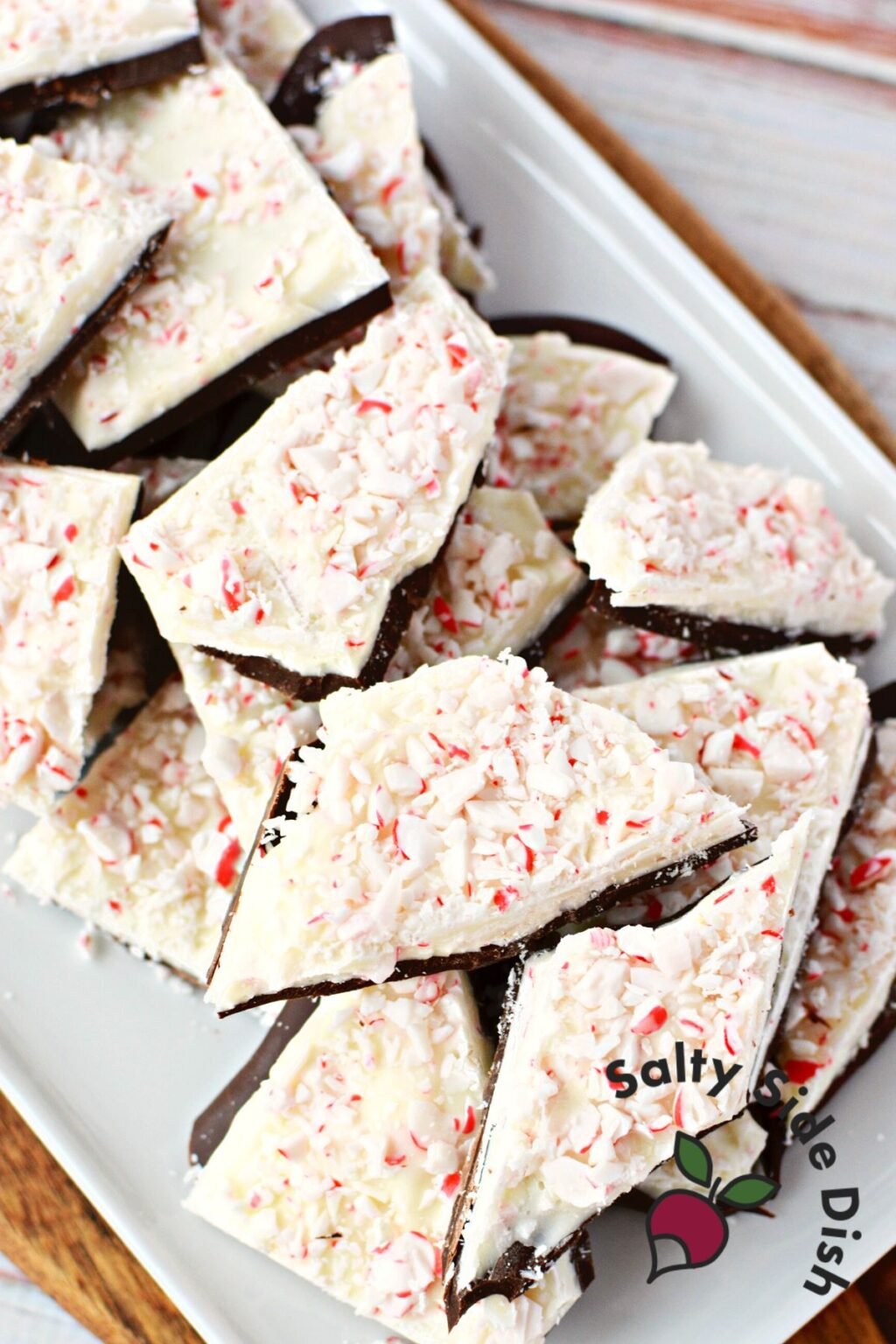 Quick and Easy Chocolate Peppermint Bark | Just 4 Ingredients!