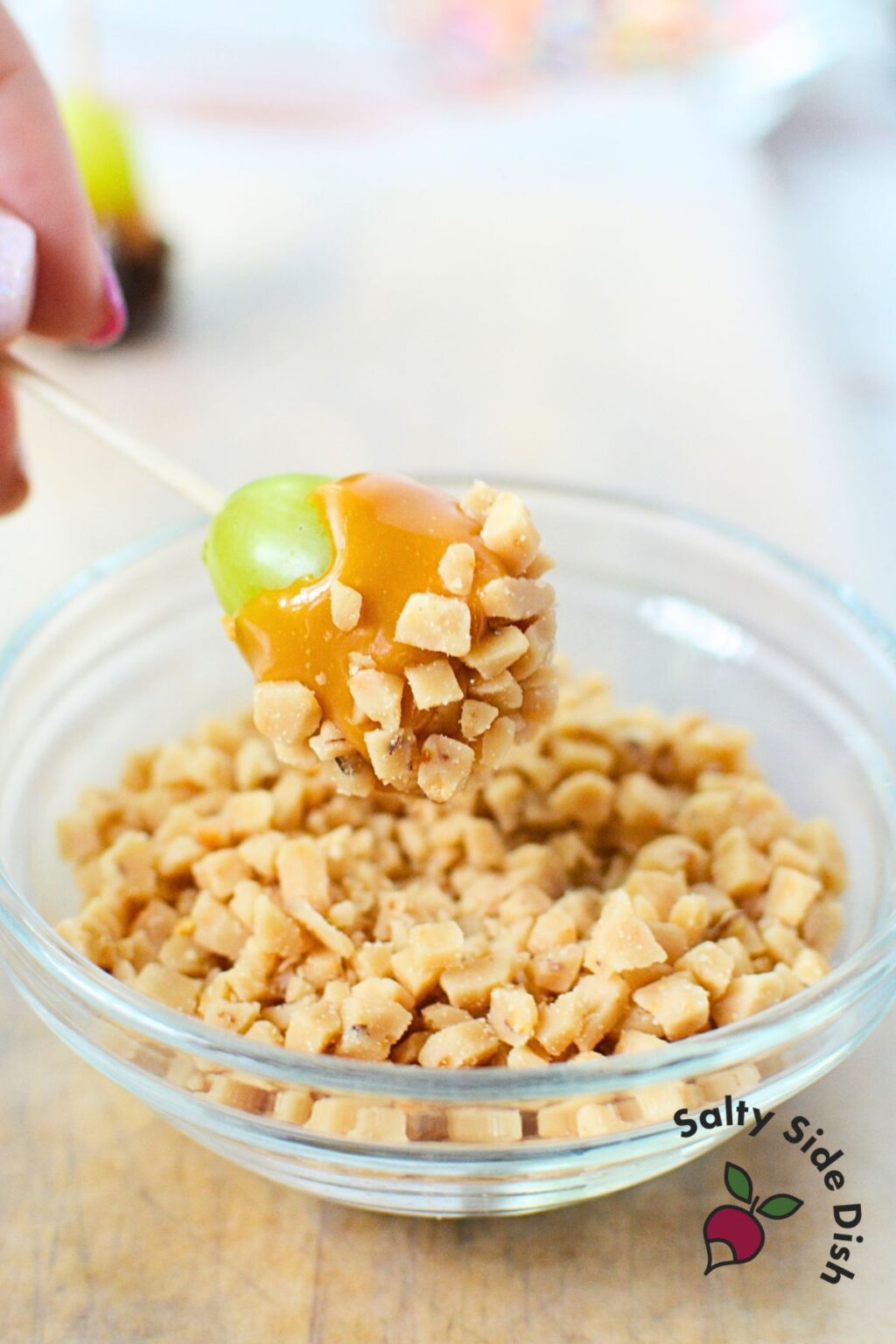 Caramel Apple Grapes Dipped in Toppings | Easy Party Recipe - Salty ...