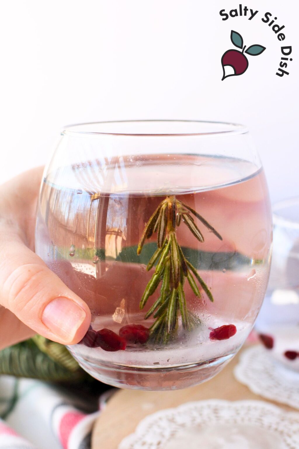 Christmas Tree Cocktail | Snow Globe in a Glass Holiday Hack